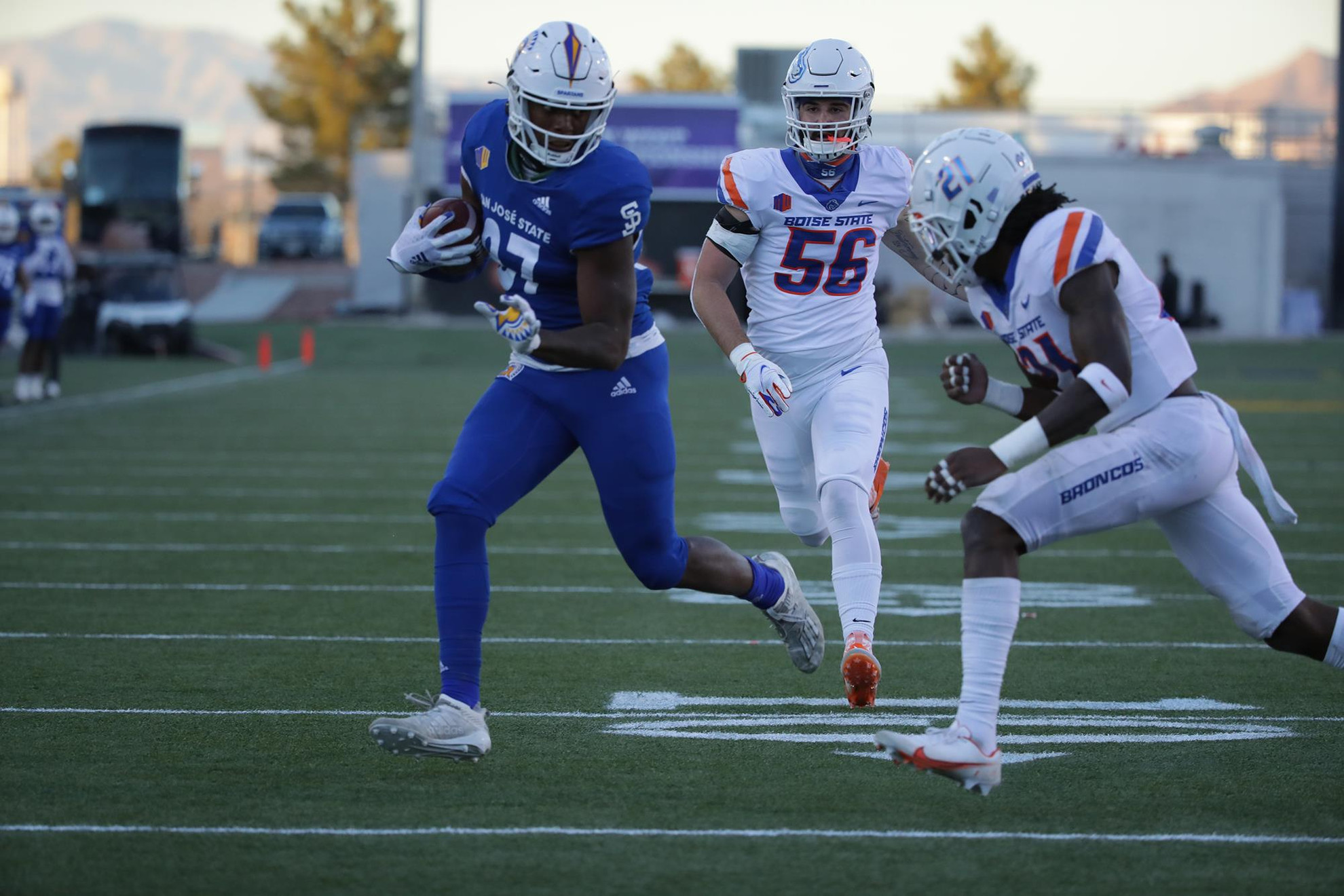 Derrick Deese Jr. Named To John Mackey Award Preseason Watch List ...